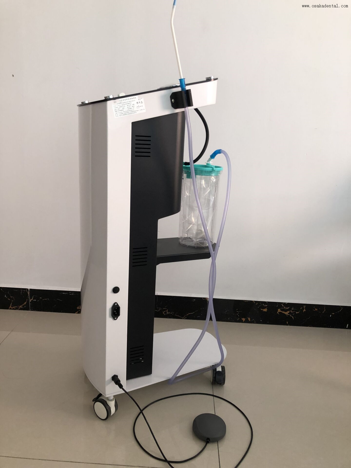 Dental suction unit For implant with disposable collection bags and ...